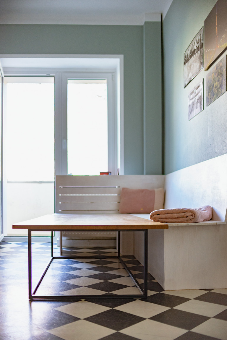 STUDIO von DIEKEN — Esstisch und Gästebett